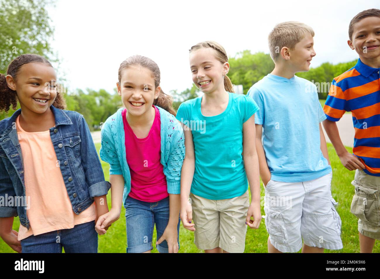Kids playing outside in a park hi-res stock photography and images - Alamy