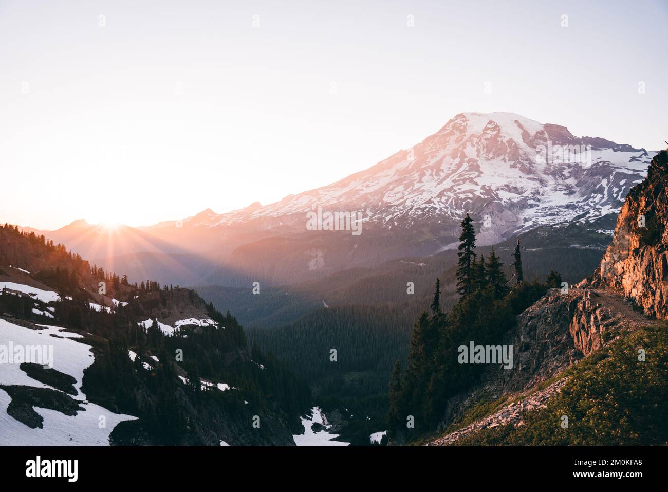 Mount rainer clouds hi-res stock photography and images - Alamy