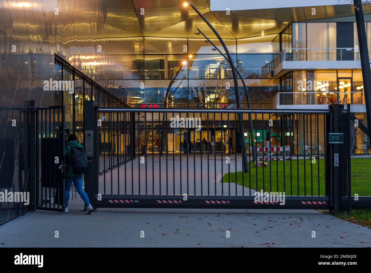 07 December 2022, Hessen, Frankfurt/Main: The DFB headquarters is ...