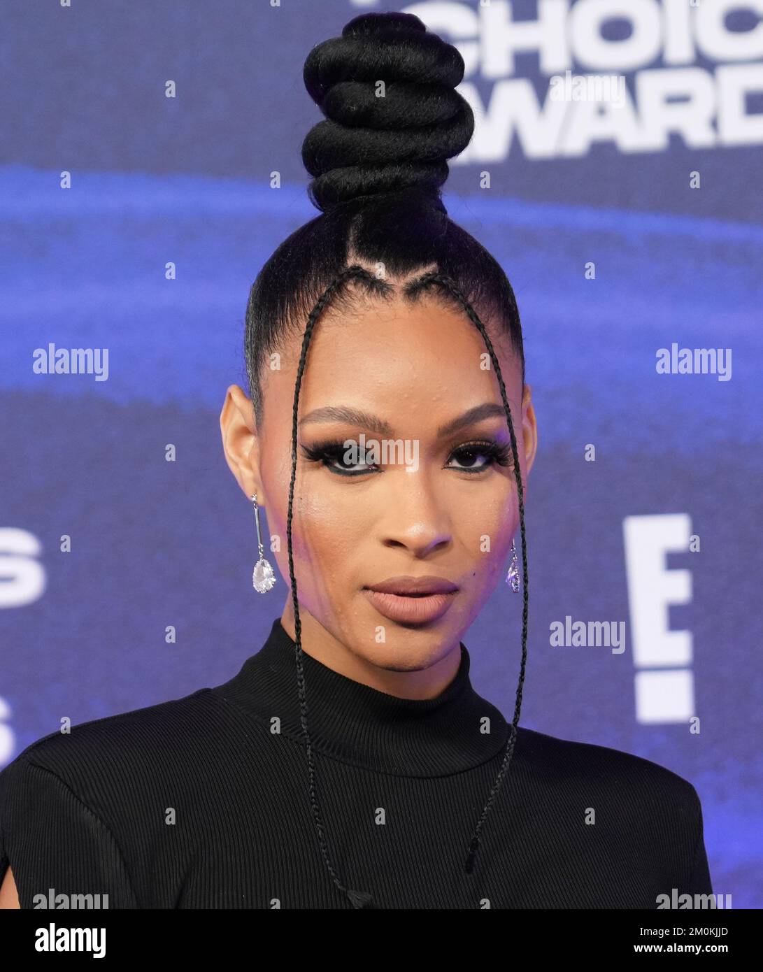 Los Angeles, USA. 06th Dec, 2022. Pretty Vee arrives at the 2022 People ...