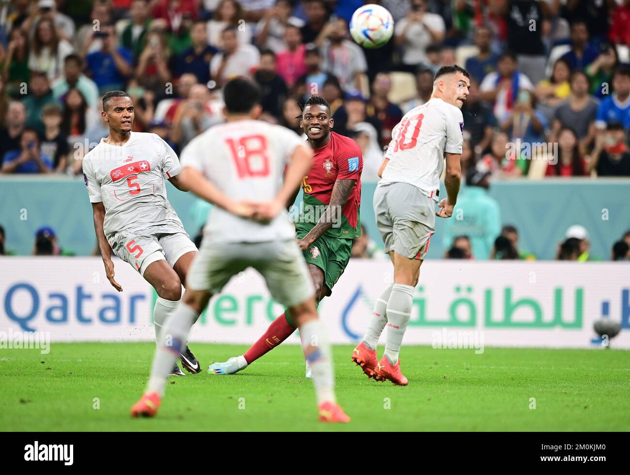 6:1 Tor, v.l. Manuel Akanji, Torschuetze Rafael Leao (Portugal), Granit ...