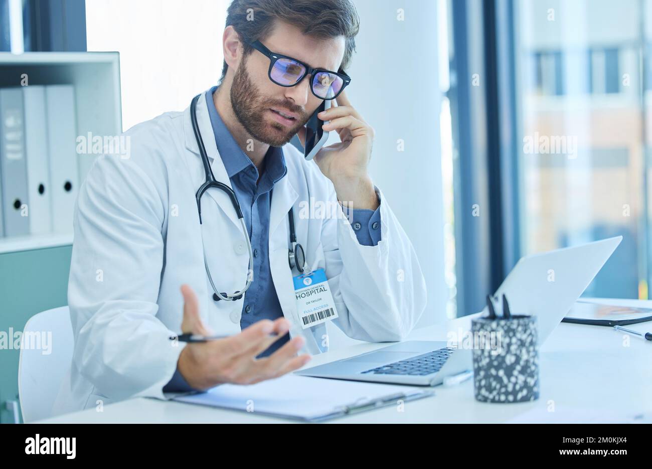 Smartphone for healthcare hi-res stock photography and images - Alamy