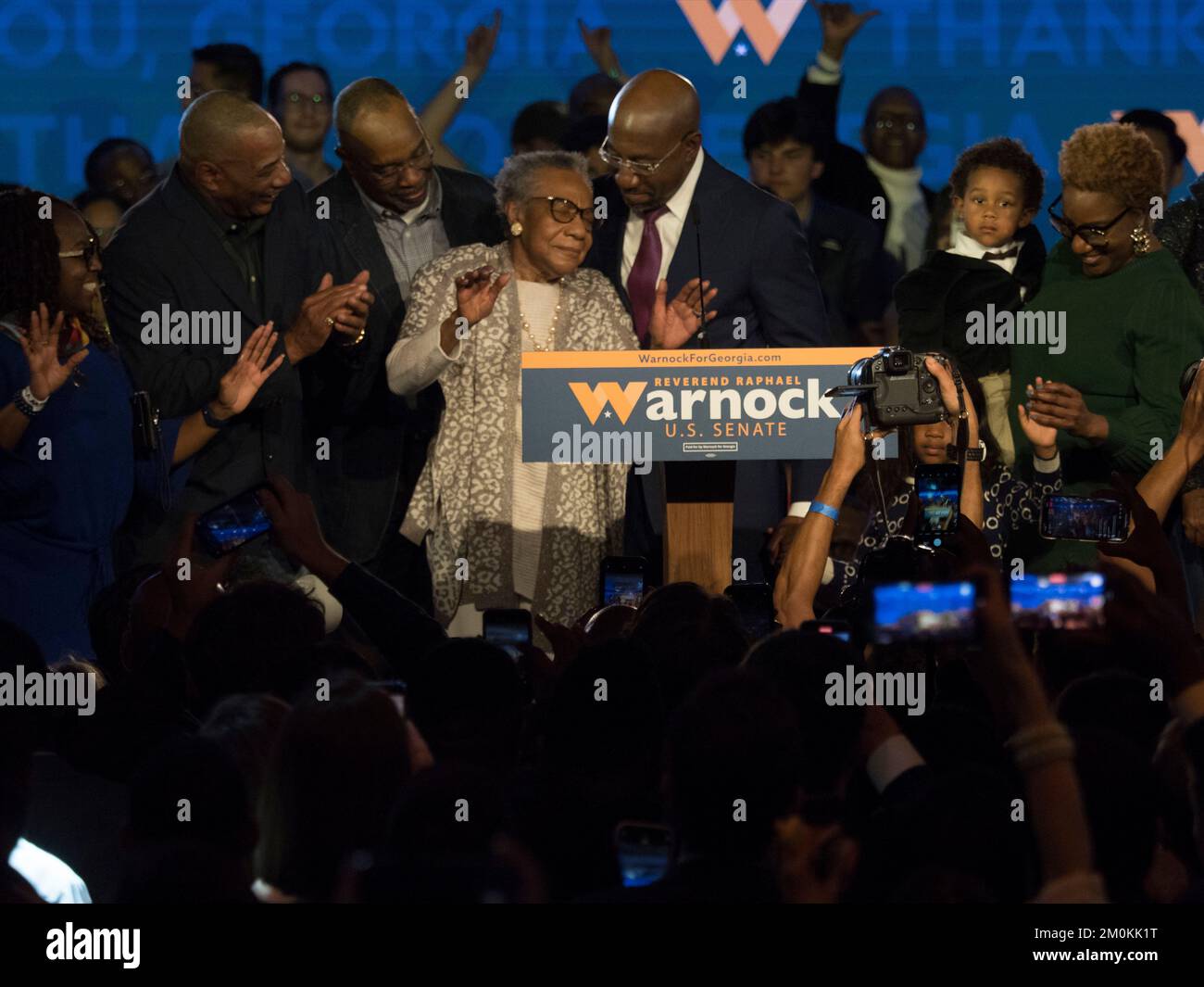 Atlanta, Georgia, USA. 6th Dec, 2022. Rev. RAPHAEL WARNOCK celebrates ...