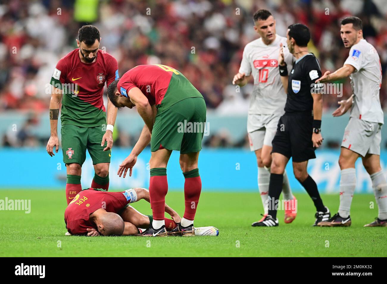 v.l. Bruno Fernandes, Pepe, Ruben Dias (Portugal)Lusail, 06.12.2022 ...
