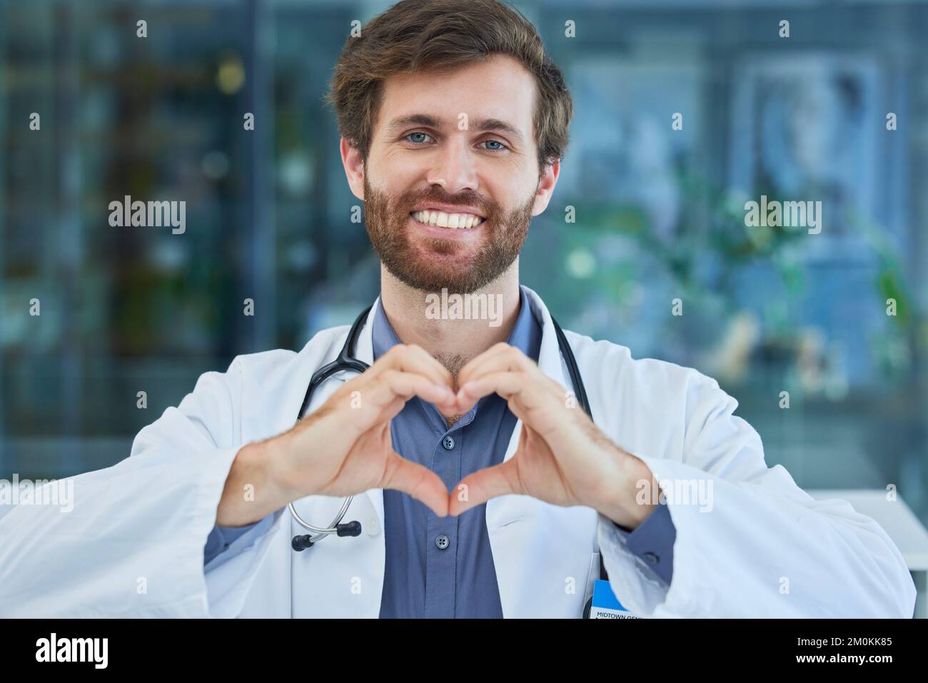 Doctor helping hand hi-res stock photography and images - Alamy