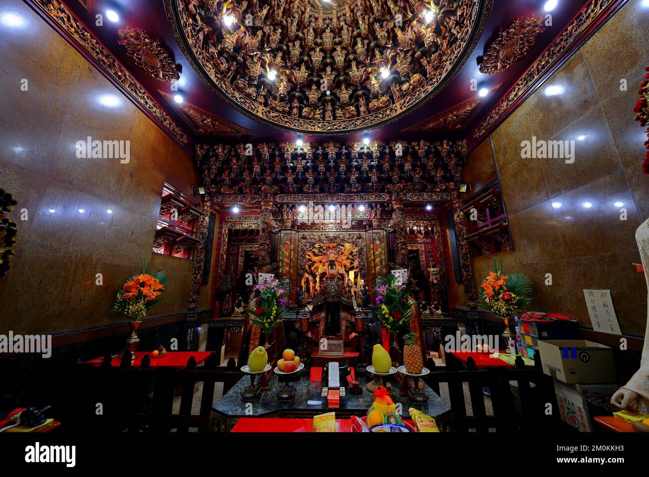 Puji Temple (a Taoist temple with ornate rooftop carvings) in Tainan ...