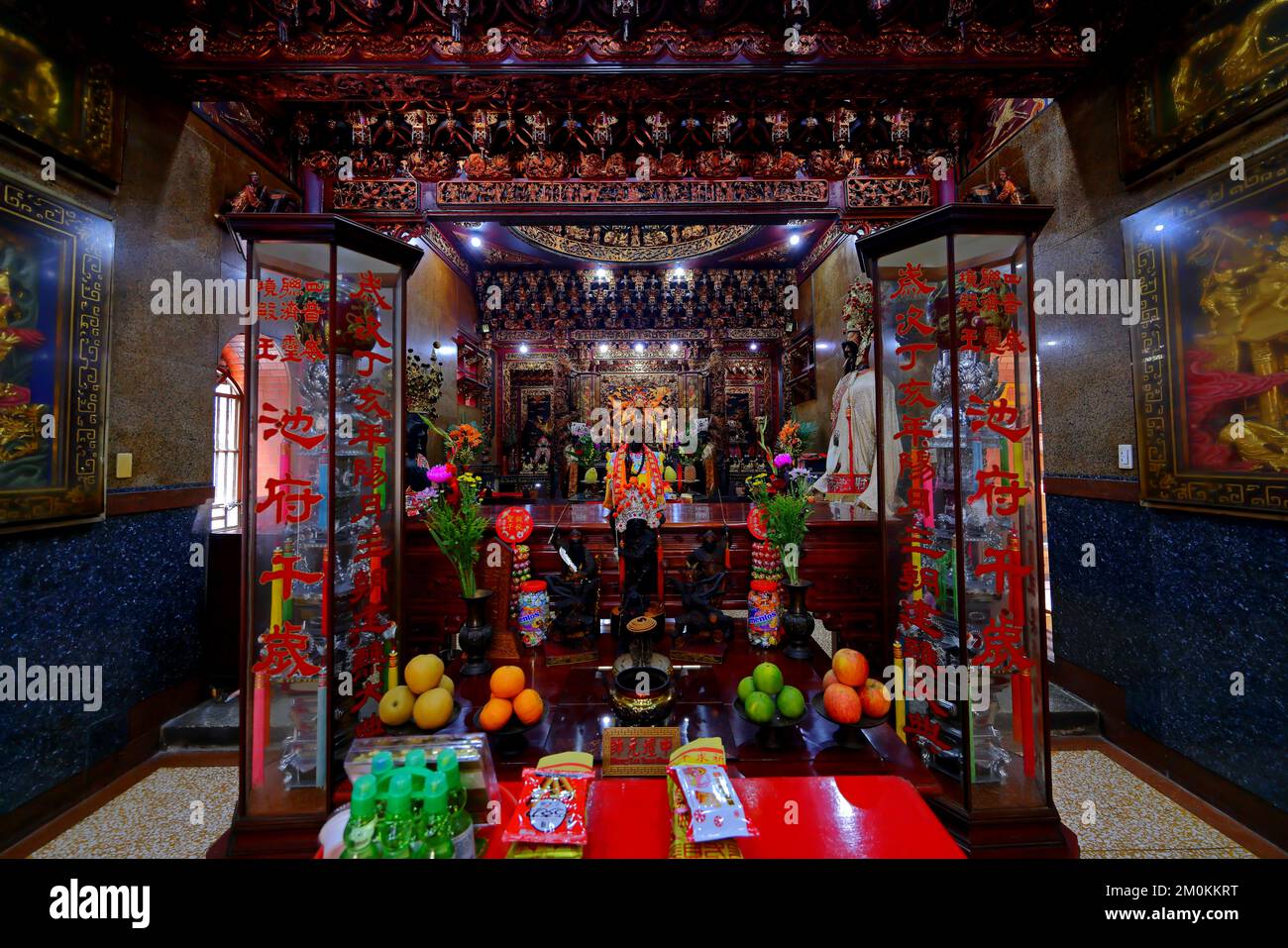 Puji Temple (a Taoist temple with ornate rooftop carvings) in Tainan ...