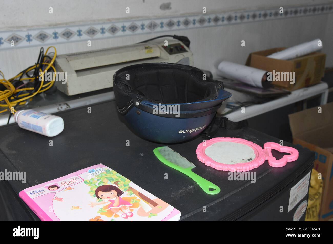 household items with life 1 Stock Photo - Alamy