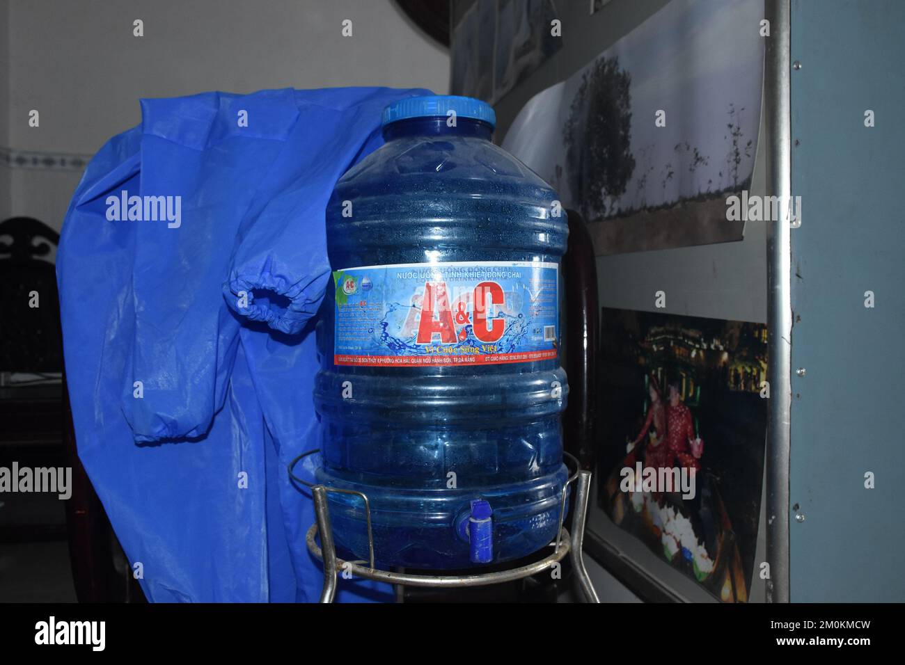 household items with life 2 Stock Photo - Alamy