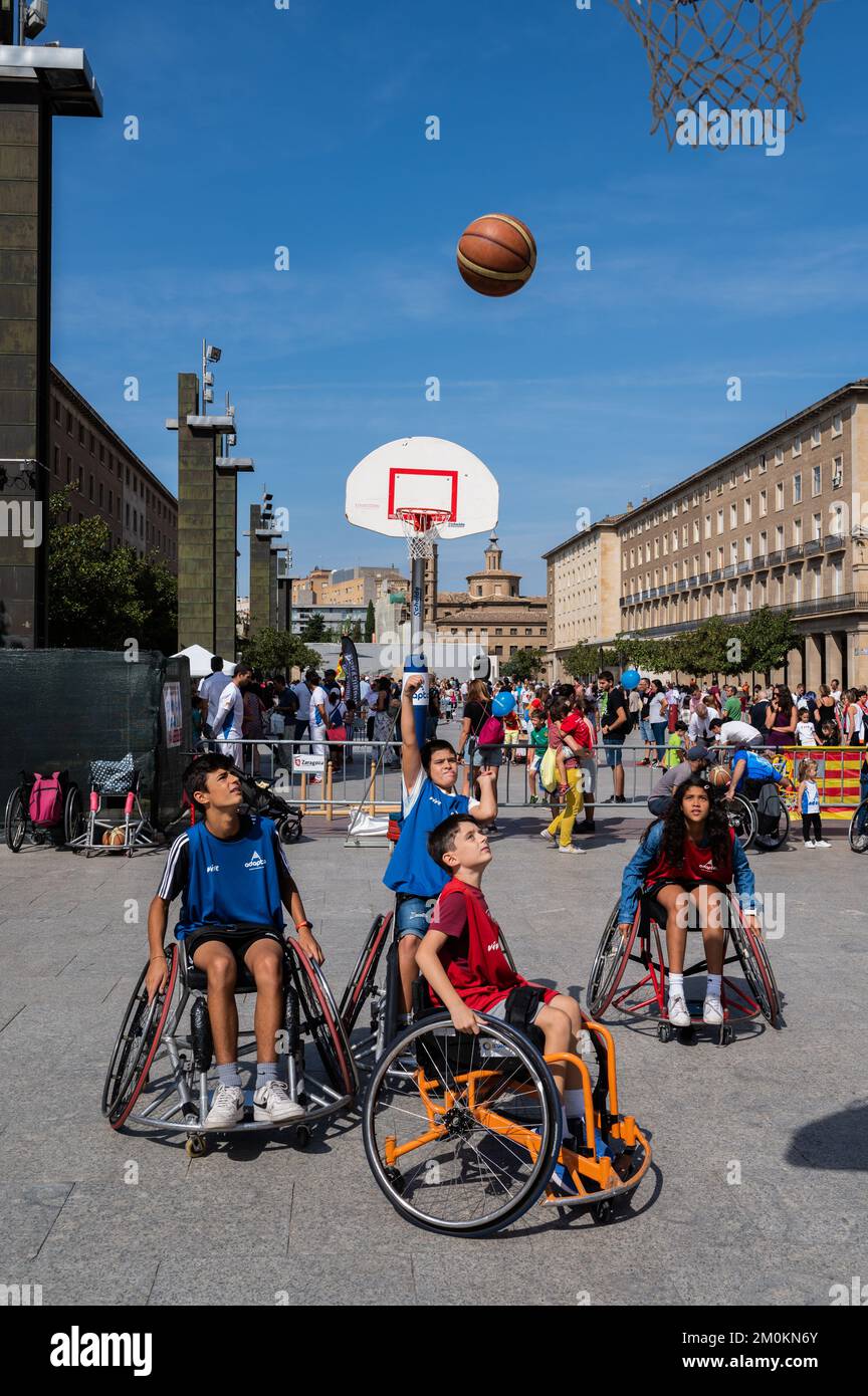 Children playing wheelchair basketball Stock Photo - Alamy