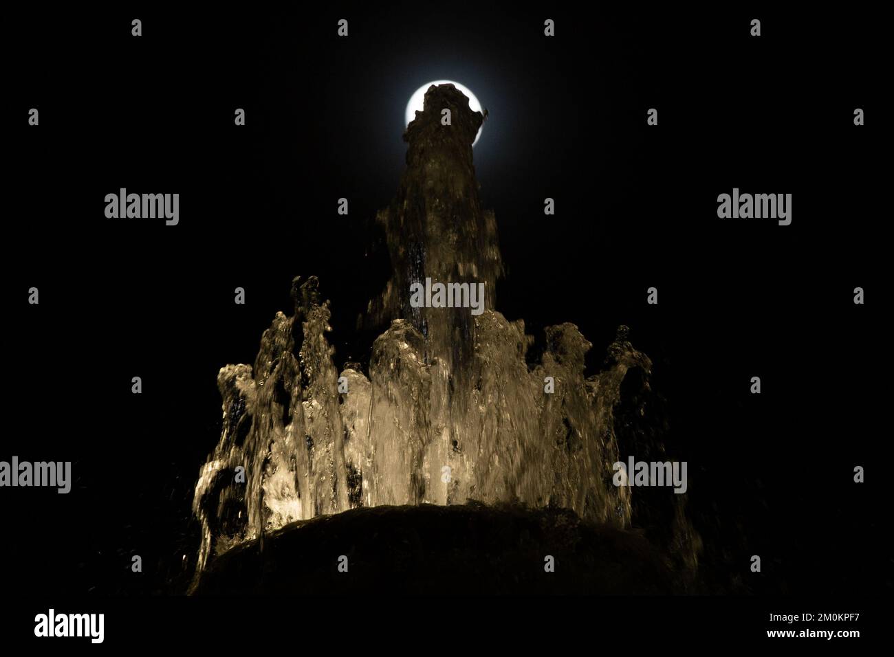 Rome, Italy. 6th Dec, 2022. View of the moon with water from a fountain ...