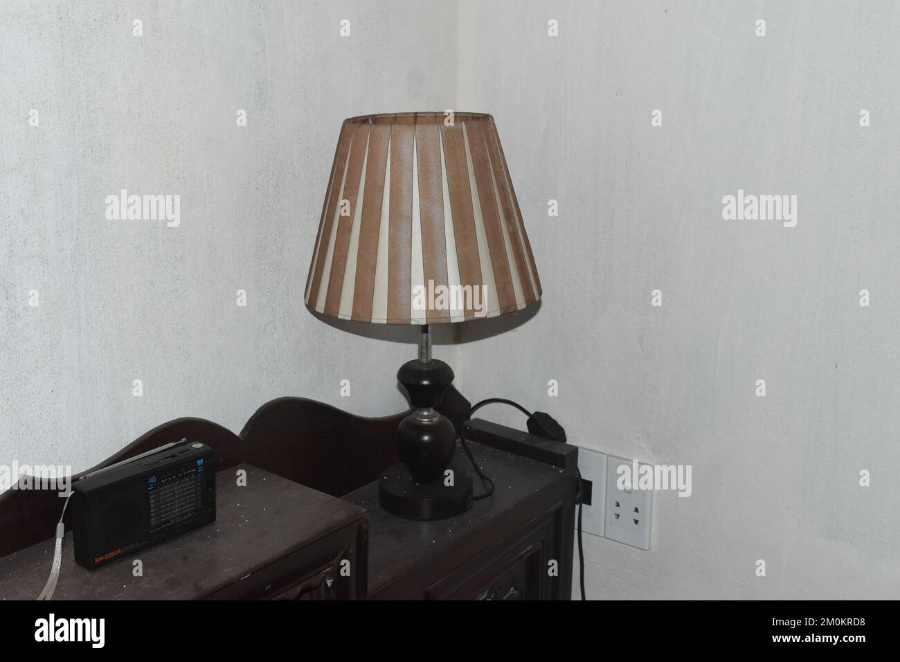 household items with life 6 Stock Photo - Alamy