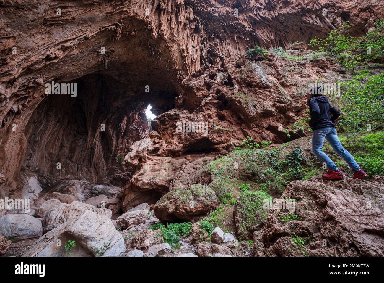 Imi N'Ifri natural bridge, Demnate, Atlas mountain range, morocco ...
