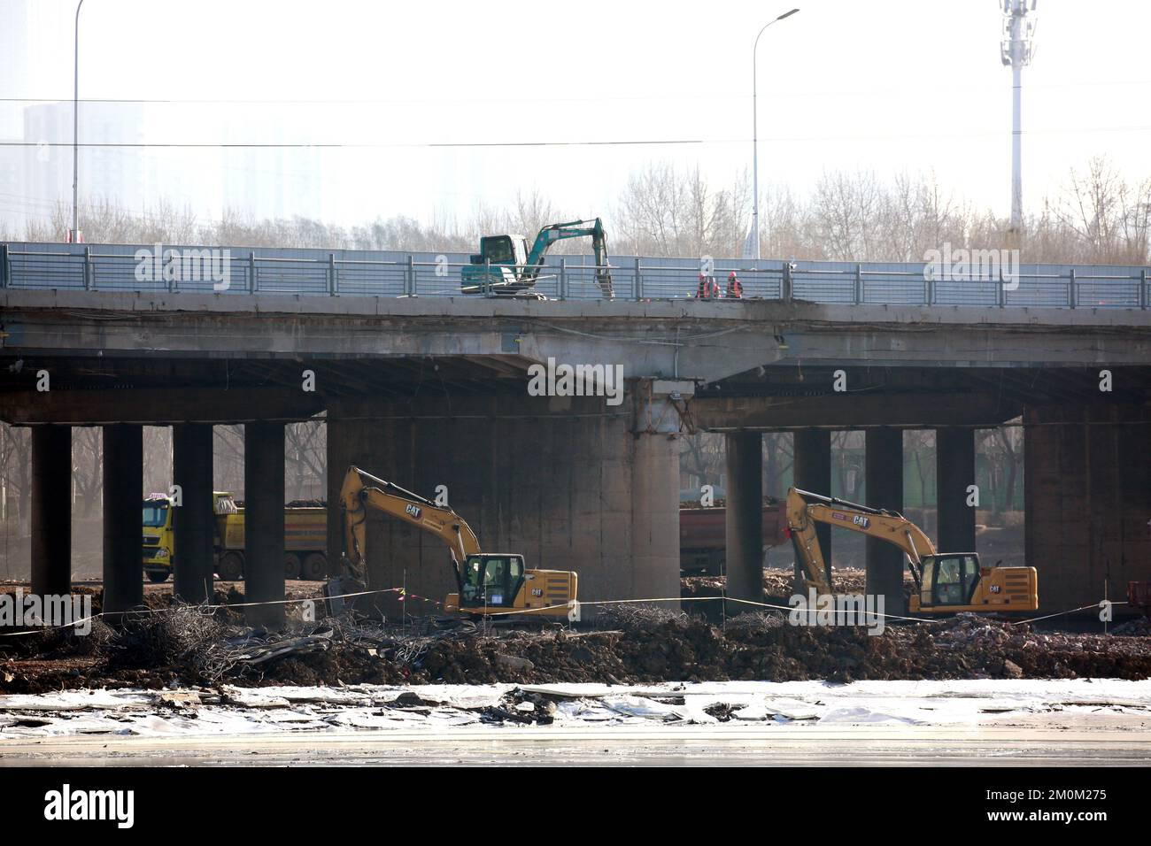 Busy reconstruction scene of Gongnong Bridge in Shenyang City ...