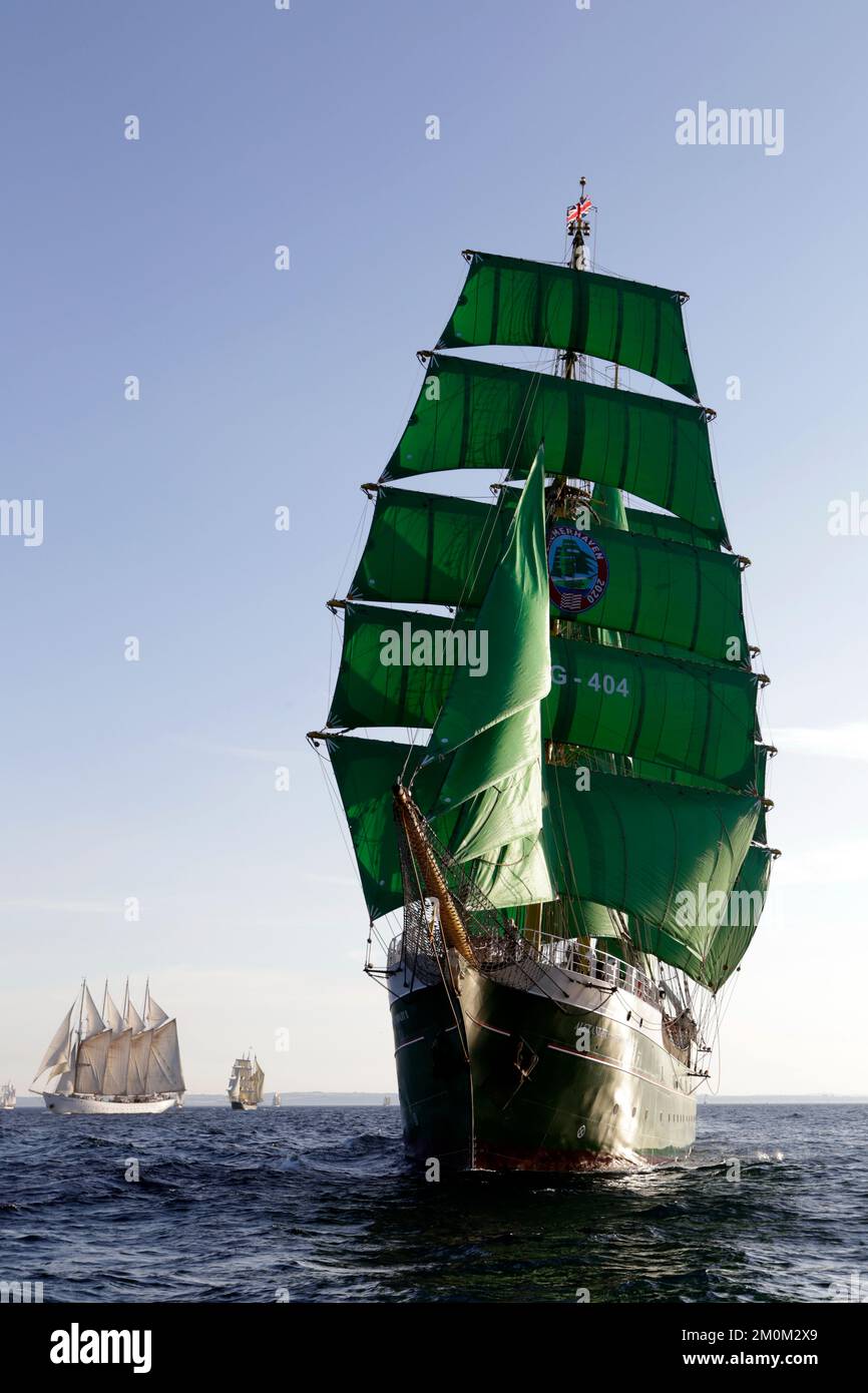 German tall ship Alexander von Humboldt II Sunderland race start 2018 ...