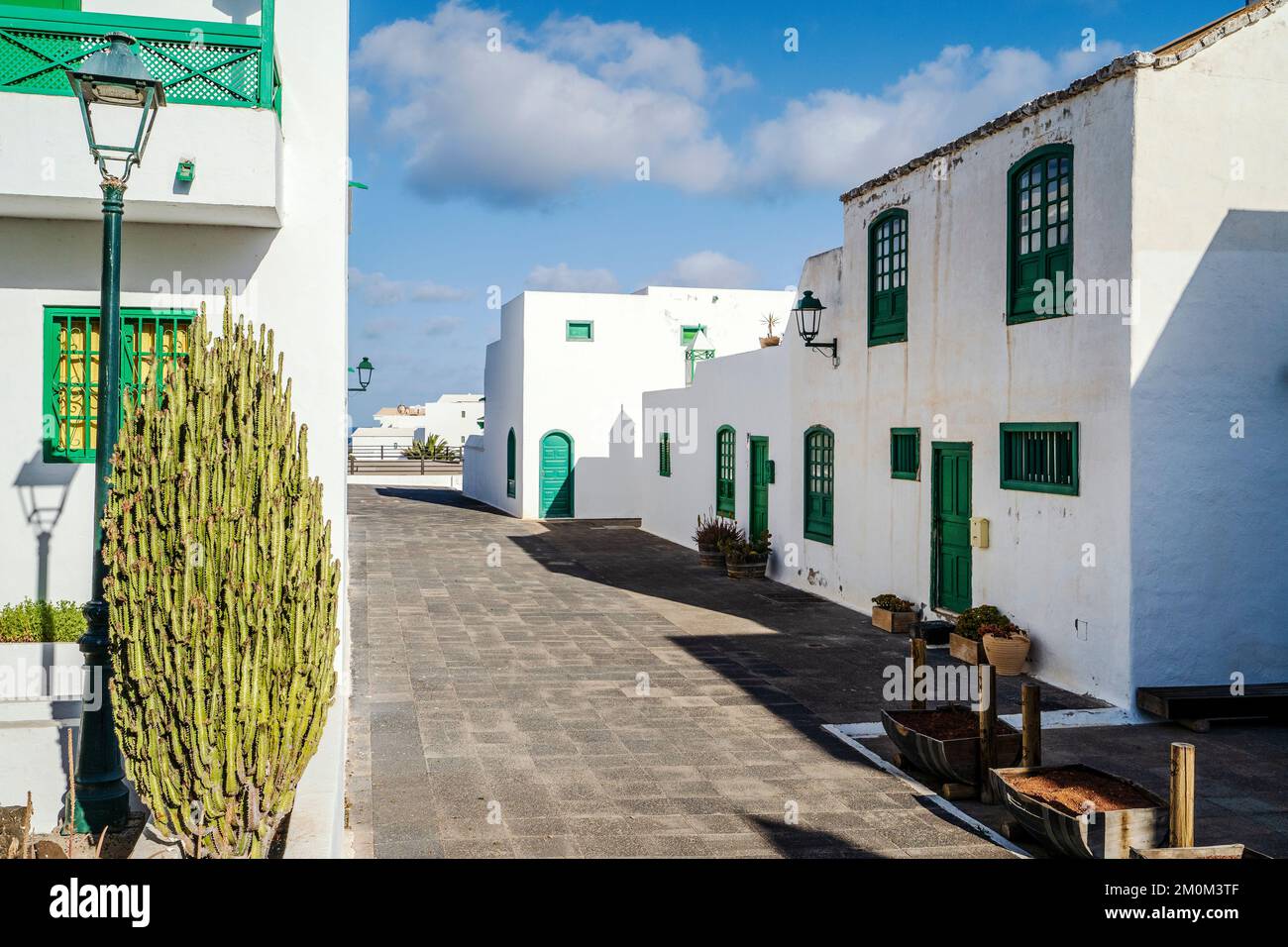 Pueblo marinero square hi-res stock photography and images - Alamy