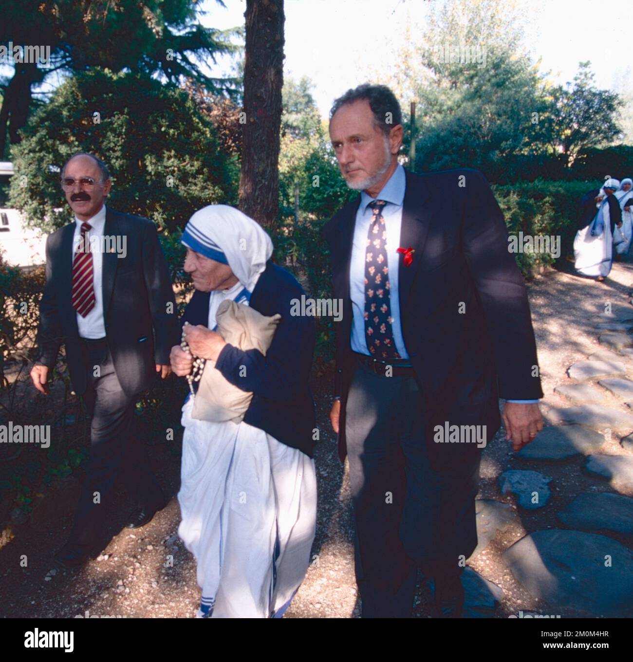 Mother Teresa of Calcutta and Italian immunologist and politician ...