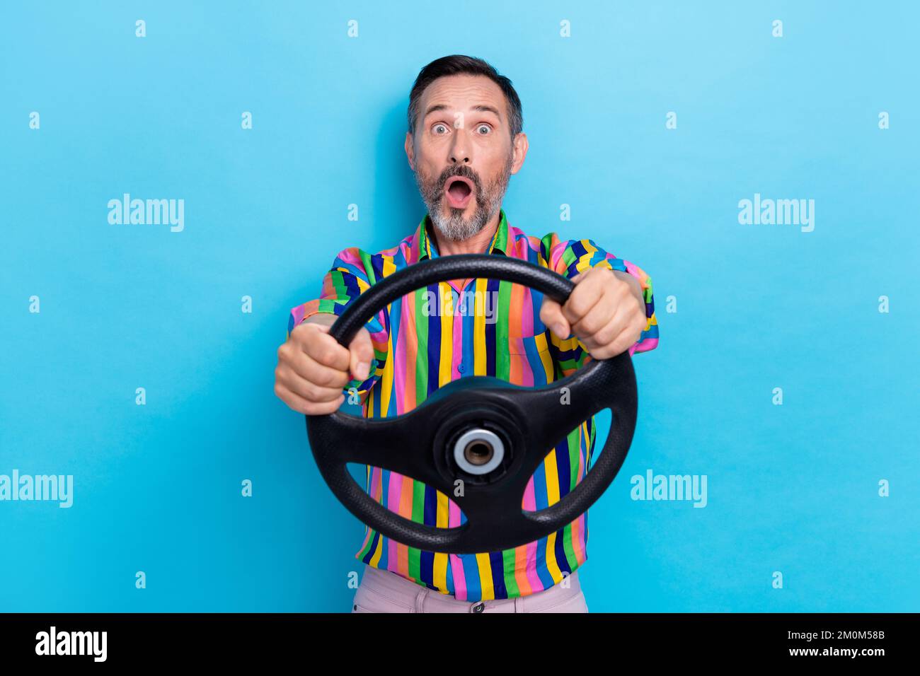 Photo of astonished afraid scared man stylish retro clothes impressed ...