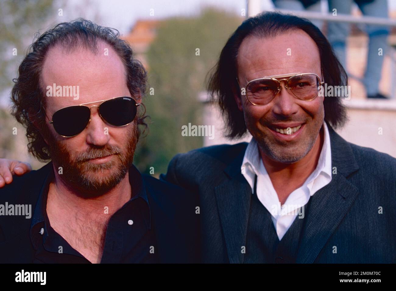 Italian singers and songwriters Francesco De Gregori (left) and ...