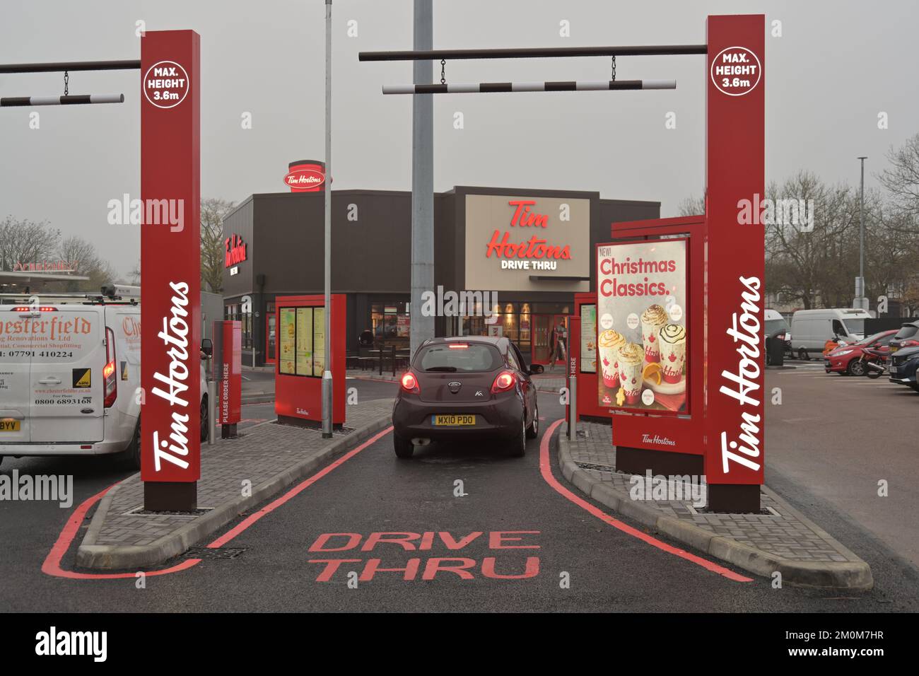Tim hortons drive thru hi-res stock photography and images - Alamy