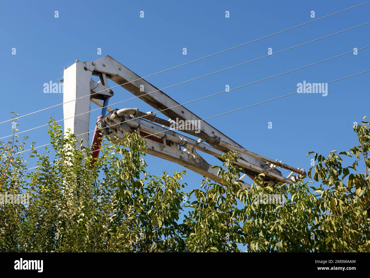 Boom elbow of ready mix truck mounted concrete pump with hydraulic lift ...