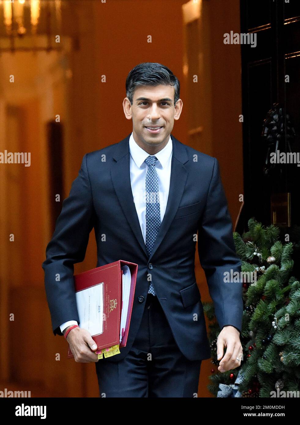 London, UK. 07th Dec, 2022. London UK 7th Dec 22. Rishi Sunak Prime Minister leaves No10 Downing ...
