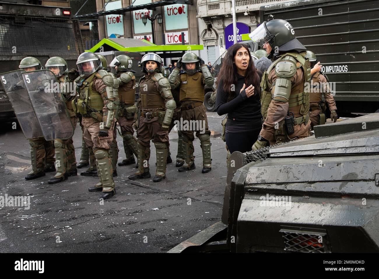 Chile police woman hi-res stock photography and images - Alamy