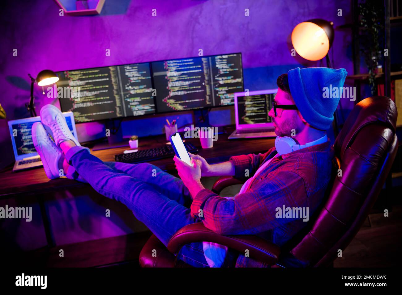 Empty space programmer hi-res stock photography and images - Alamy