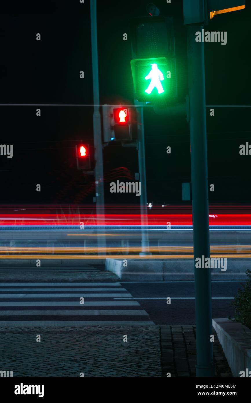 Pedestrian crossing signal hi-res stock photography and images - Alamy