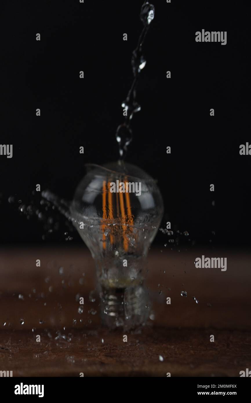 Bulb water splash hi-res stock photography and images - Alamy