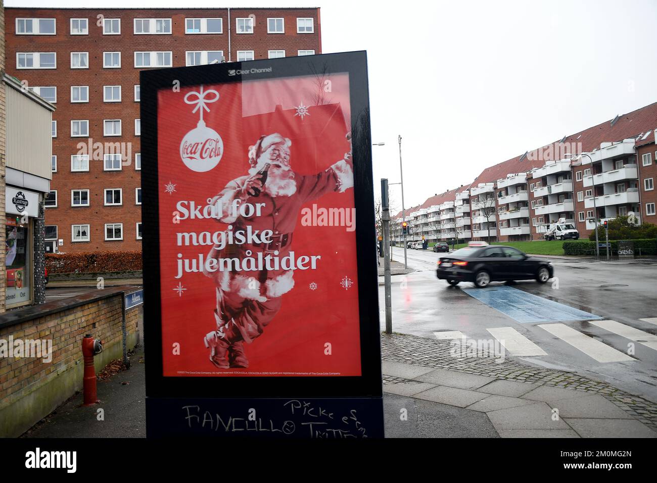 Chriustmas coca cola hi-res stock photography and images - Alamy