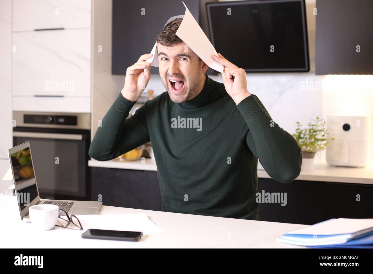 Office worker computer stressed hi-res stock photography and images - Alamy