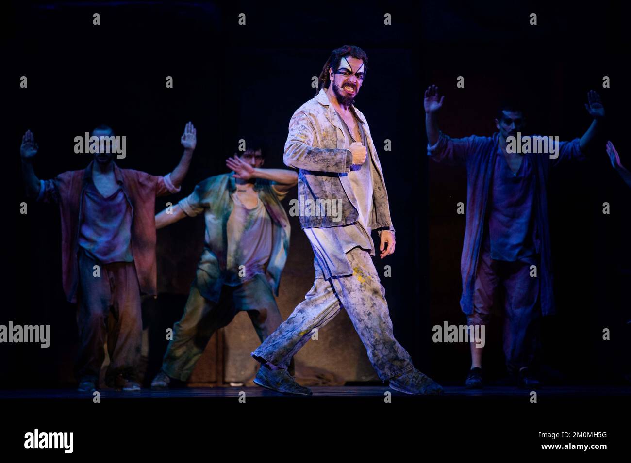 Leonardo di Ninno - Clopin during NOTRE DAME DE PARIS - IL MUSICAL ...
