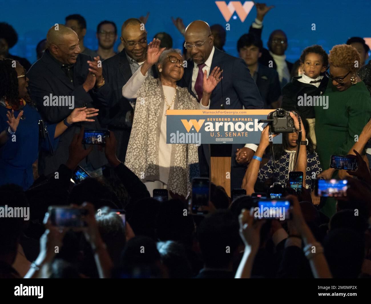 Atlanta, Georgia, USA. 6th Dec, 2022. Rev. RAPHAEL WARNOCK celebrates ...