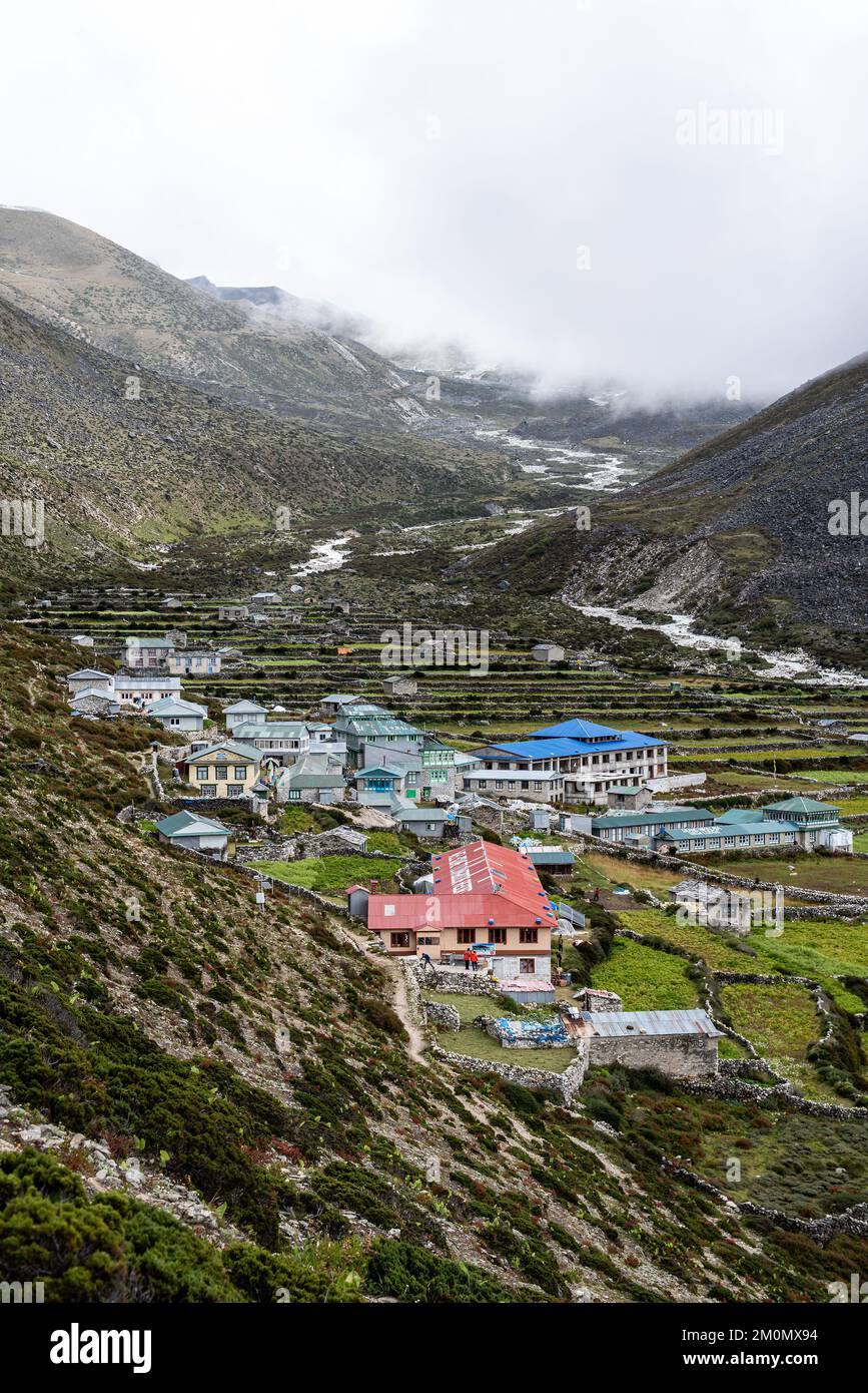 Nepali village himalayas hi-res stock photography and images - Alamy