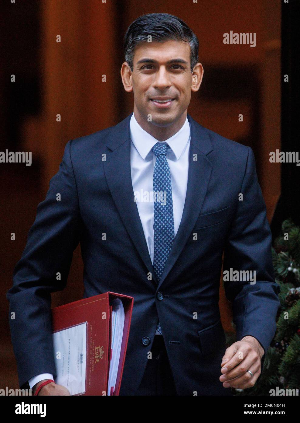 London, UK. 7th Dec, 2022. Prime Minister, Rishi Sunak, leaves number ...