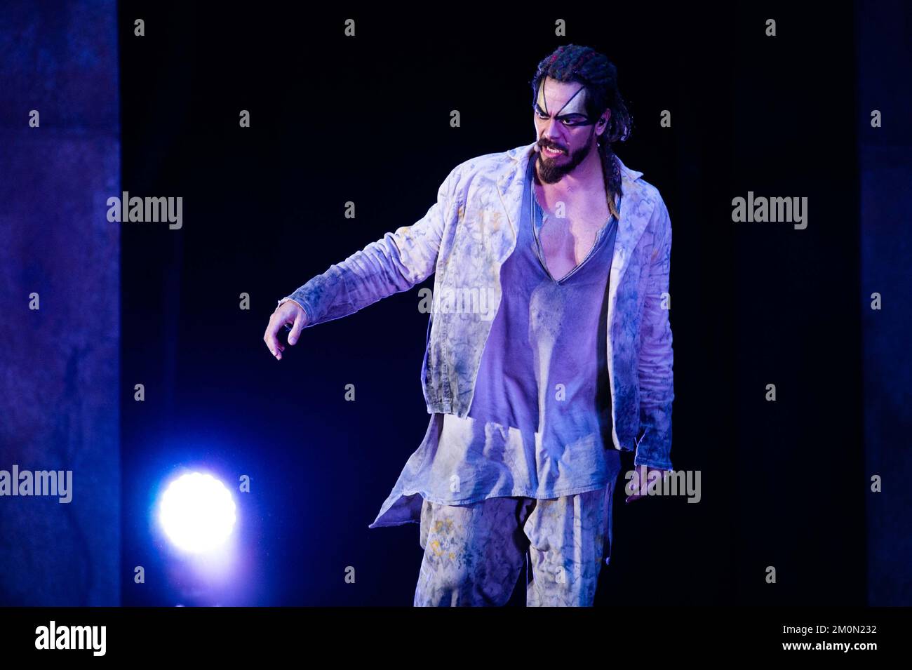 Leonardo di Ninno - Clopin during NOTRE DAME DE PARIS - IL MUSICAL ...