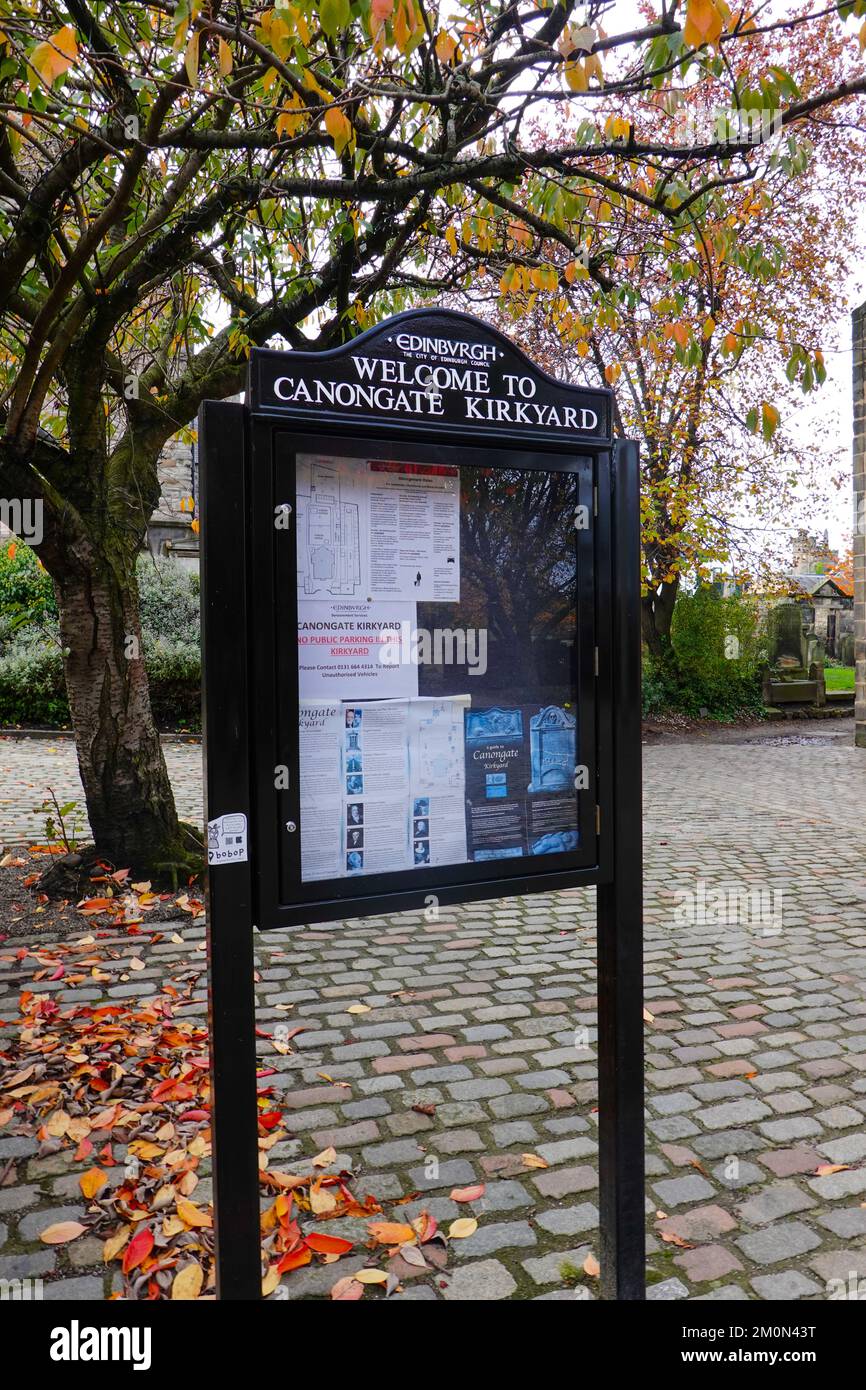 Welcome to edinburgh sign hi-res stock photography and images - Alamy