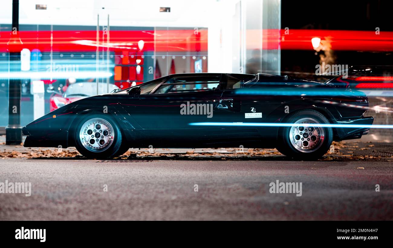 Late night, Lamborghini Countach on street at autumn, Long exposure ...