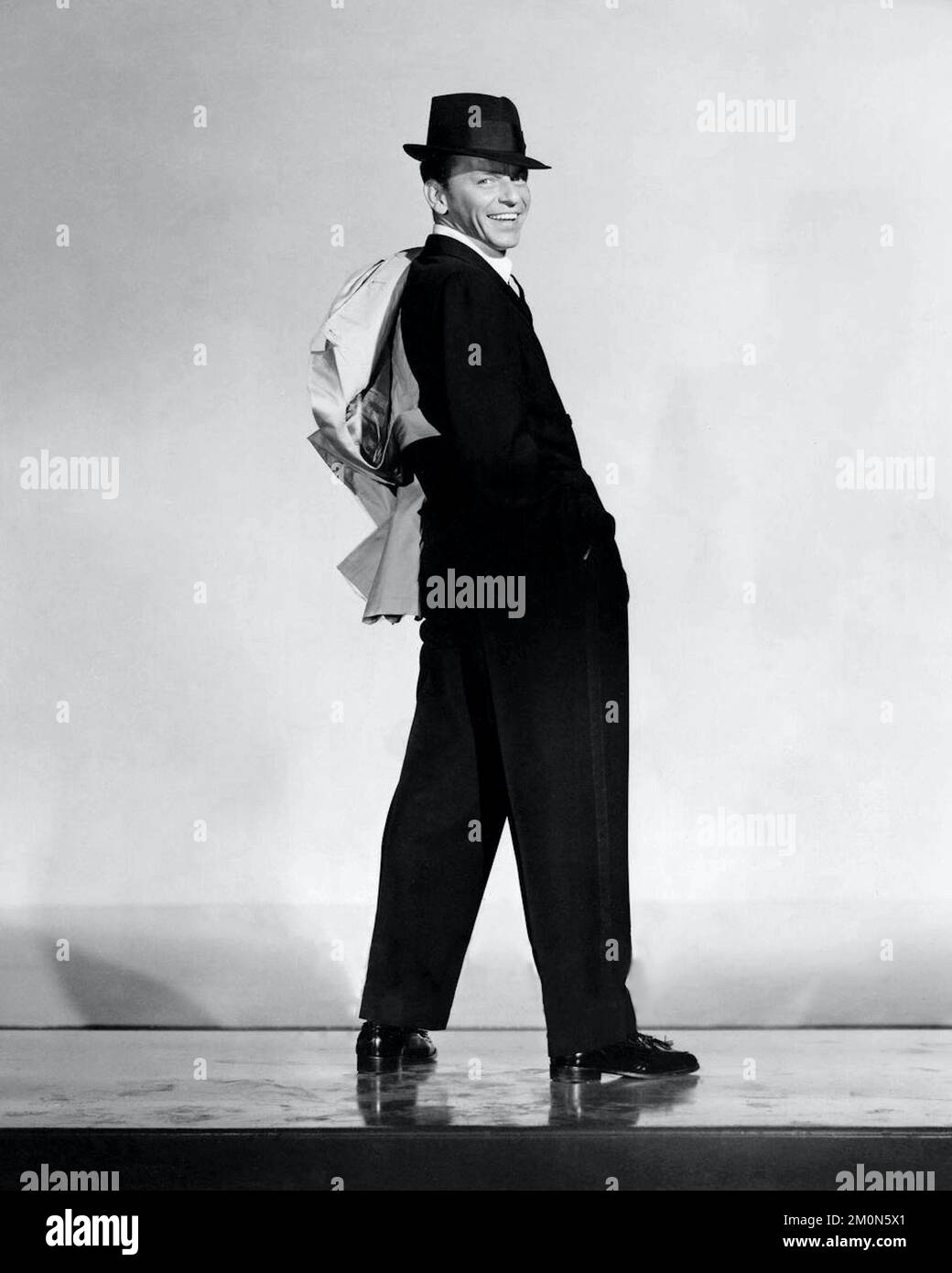 Frank sinatra singer crooner hi-res stock photography and images - Alamy