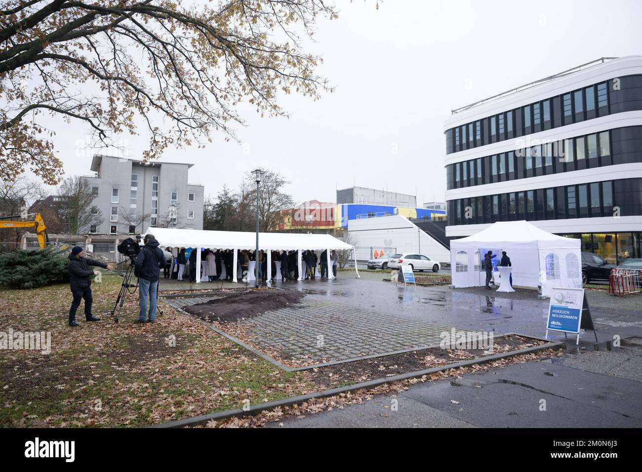 Dresden, Germany. 07th Dec, 2022. A marquee stands on the site of the ...