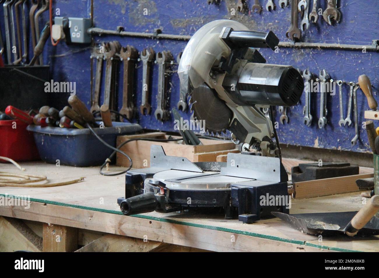 Circular saw bench hi-res stock photography and images - Alamy