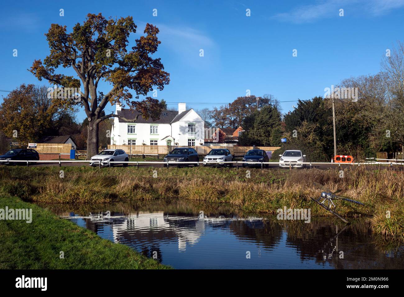 Dragonfly Pool and car park at Hatton Locks, Grand Union Canal ...