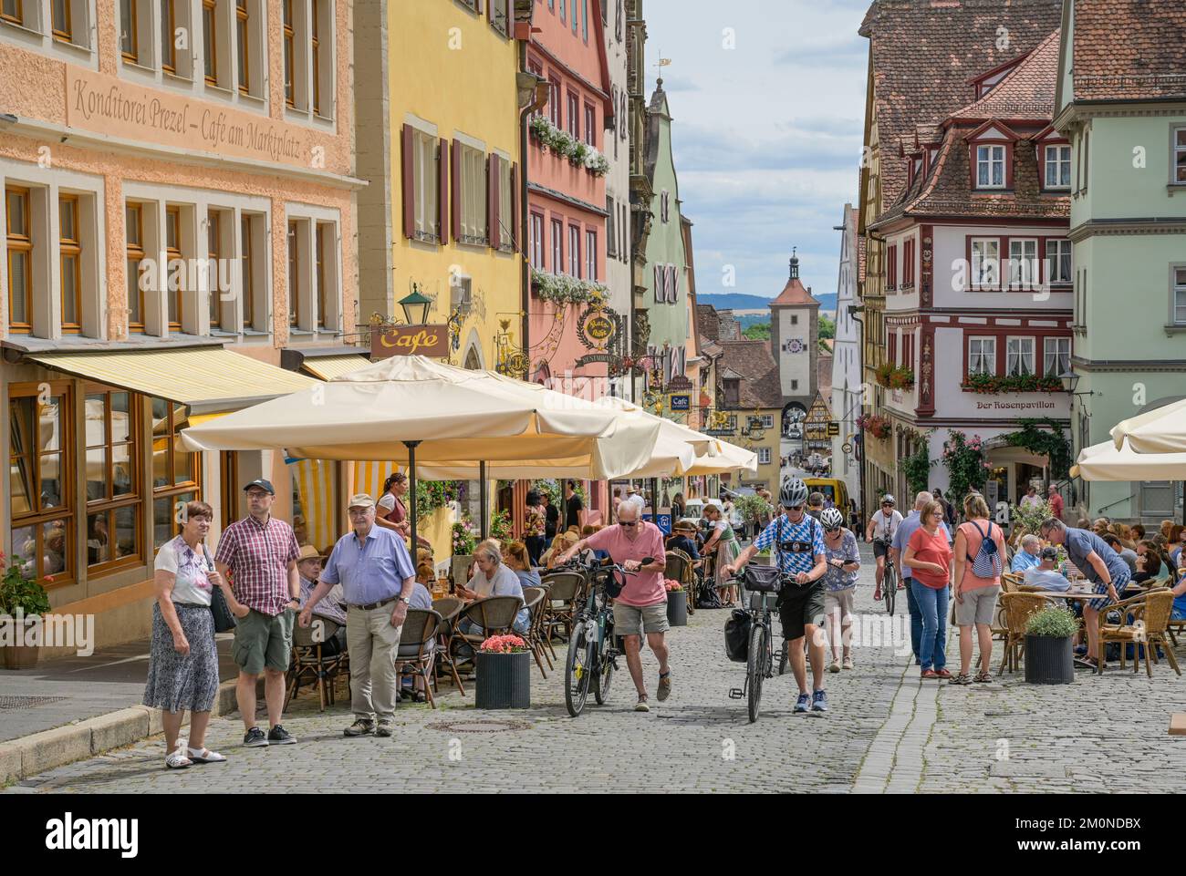 Touristen, Obere Schmiedgasse, Marktplatz, Rothenburg ob der Tauber ...