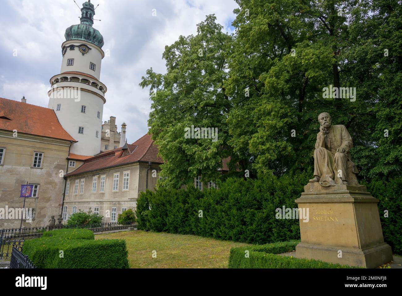 Monument to Friedrich Smetana next to Neustadt an der Mettau Castle ...