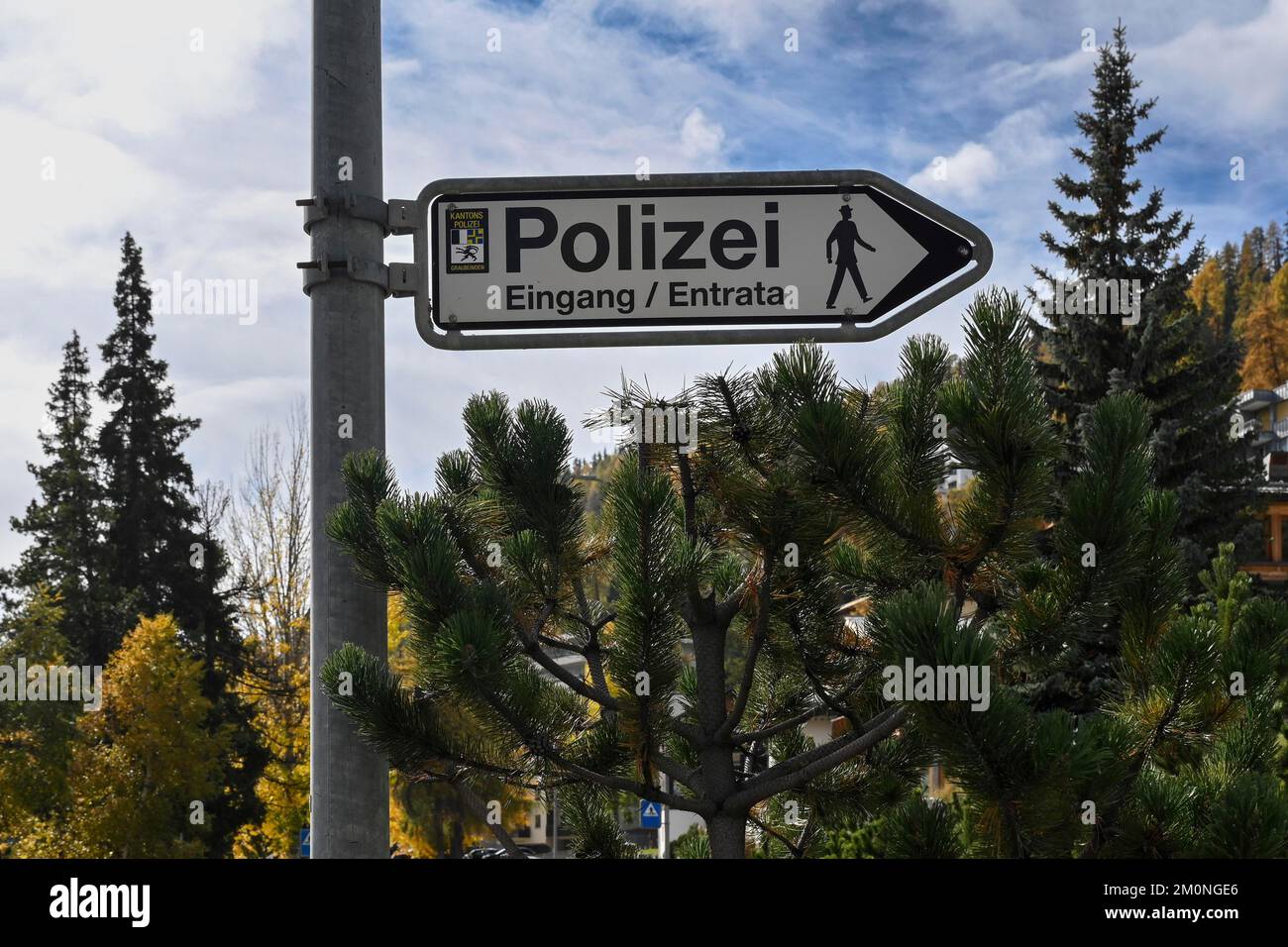 Police direction hi-res stock photography and images - Alamy