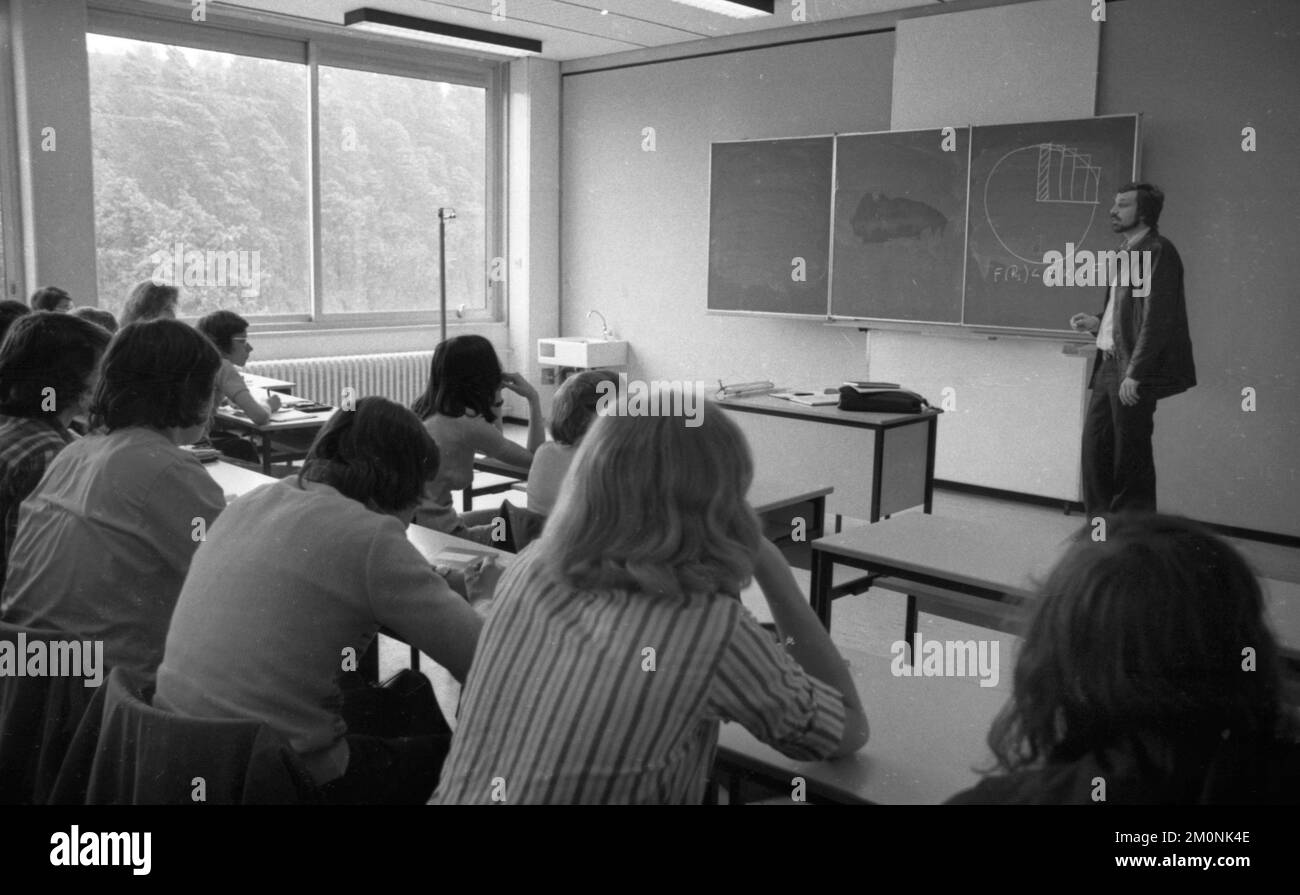 Teaching at a grammar school on 18.6.1974 in Dortmund.subject ...