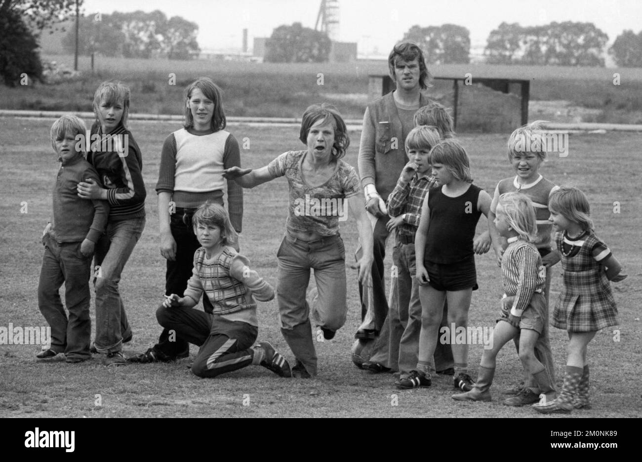 Homeless shelter children hi-res stock photography and images - Alamy