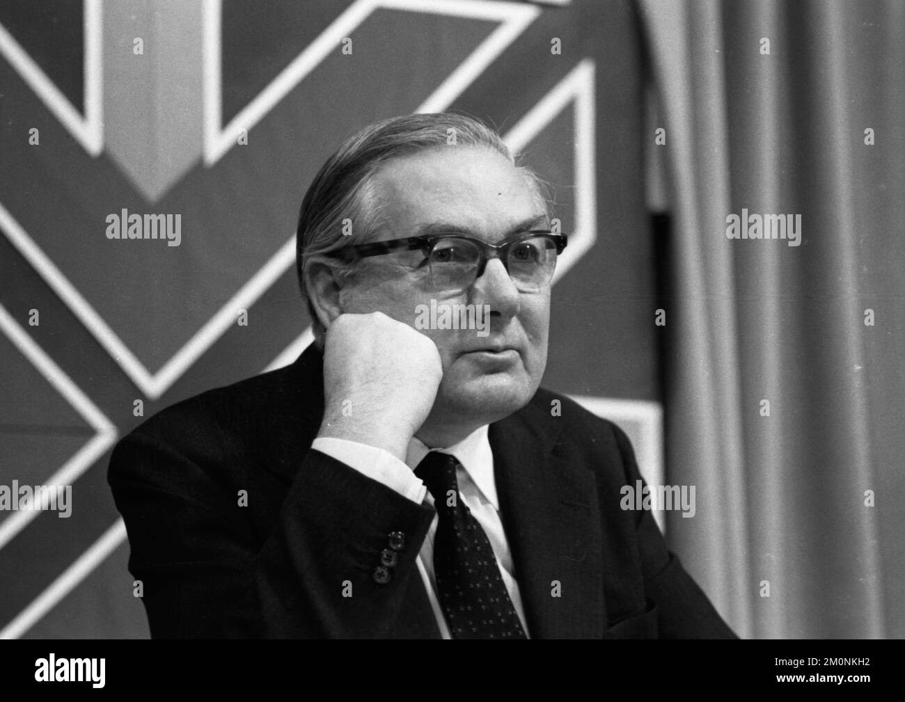 The City of London and politicians on 16.2.1974 .James Callagan (Labour ...