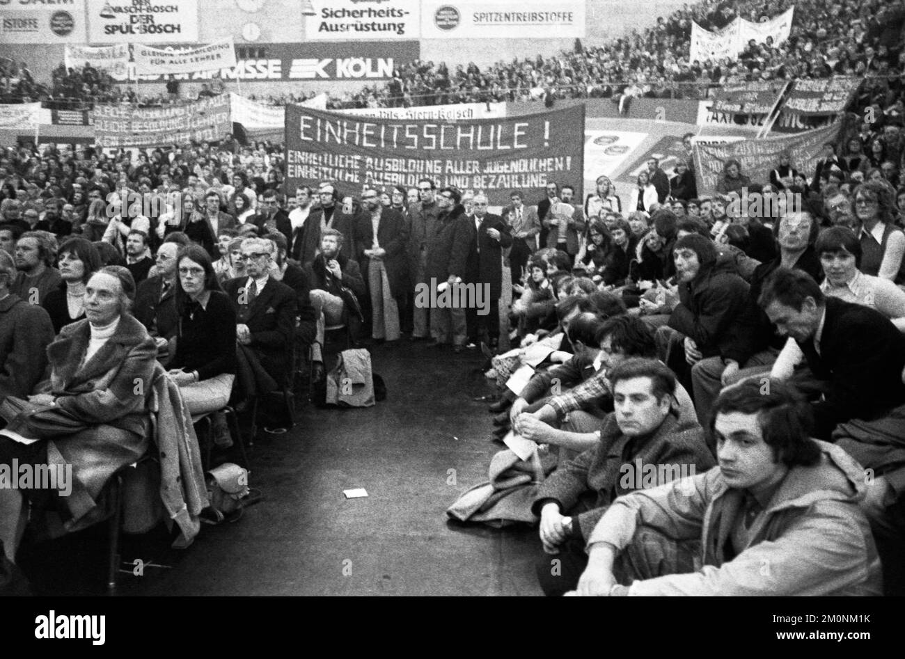 The Education and Science Union (GEW) demonstrated for an improvement ...